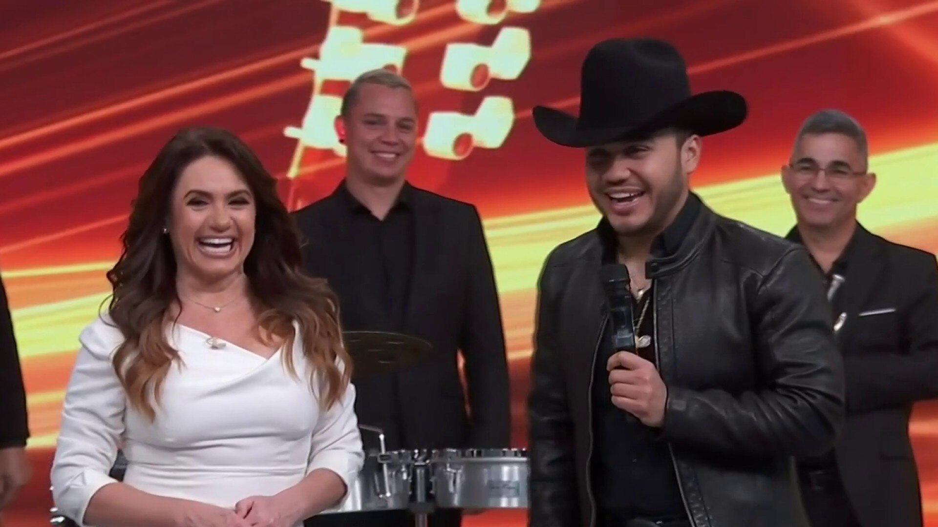 Watch Hoy Día Highlight: Gerardo Coronel 'El Jerry' llega a Hoy Día ...