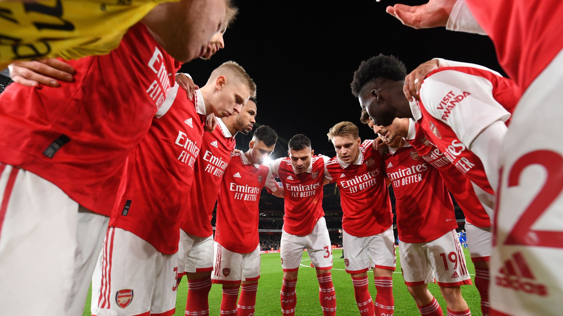 Watch Sports Clip: Arsenal roza el título con mitad de presupuesto que ...