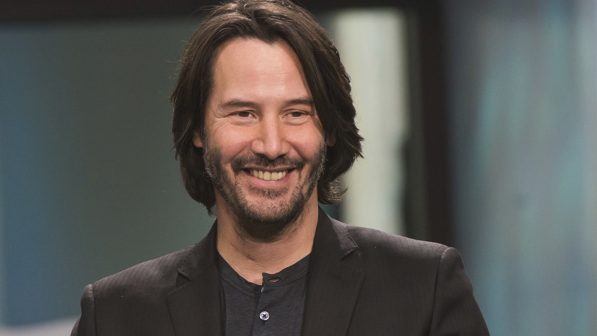 Watch Access Hollywood Highlight: Keanu Reeves Surprises Fan With ...