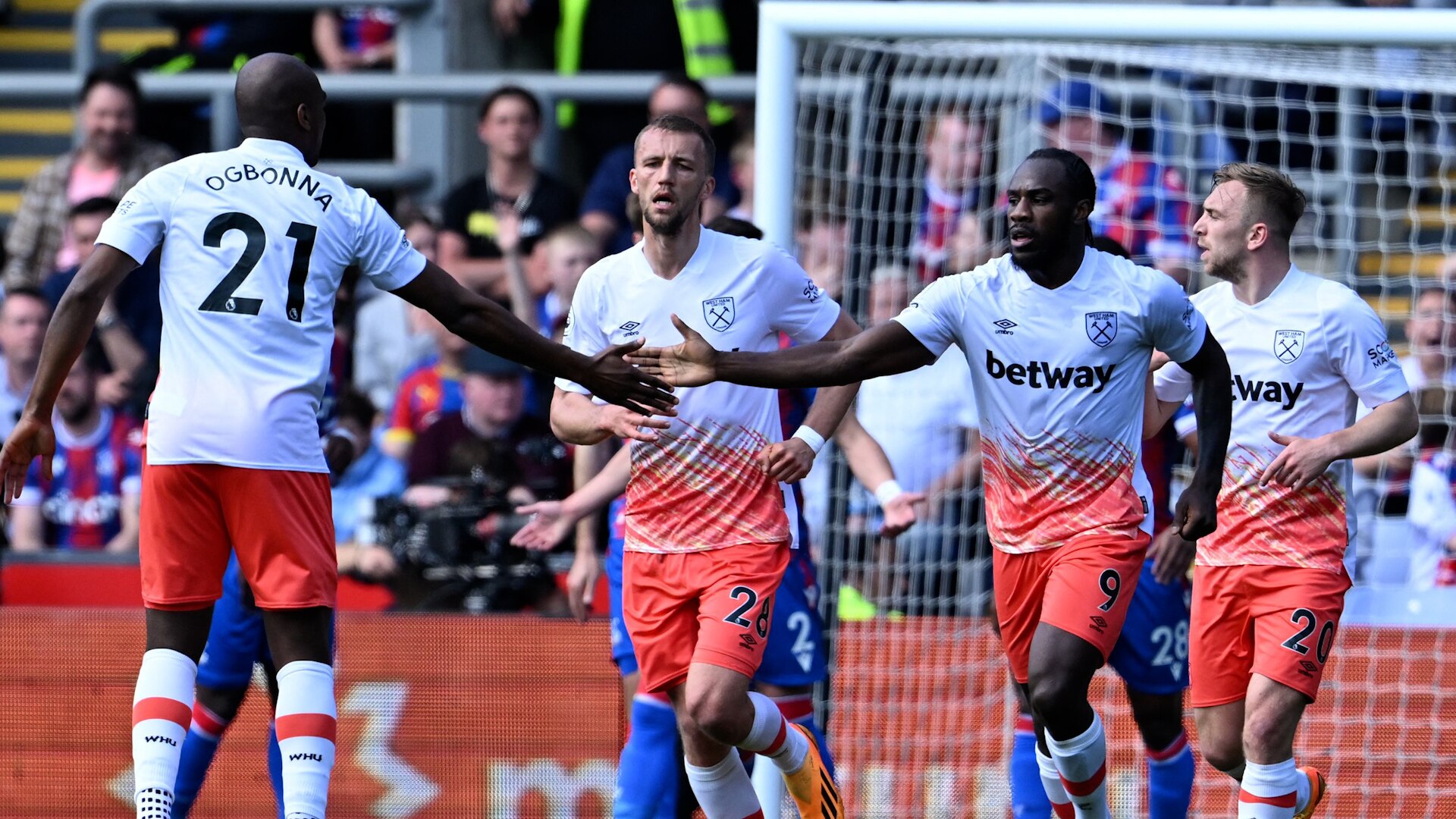 Watch Sports Clip: Michail Antonio dio vida al West Ham - NBC.com