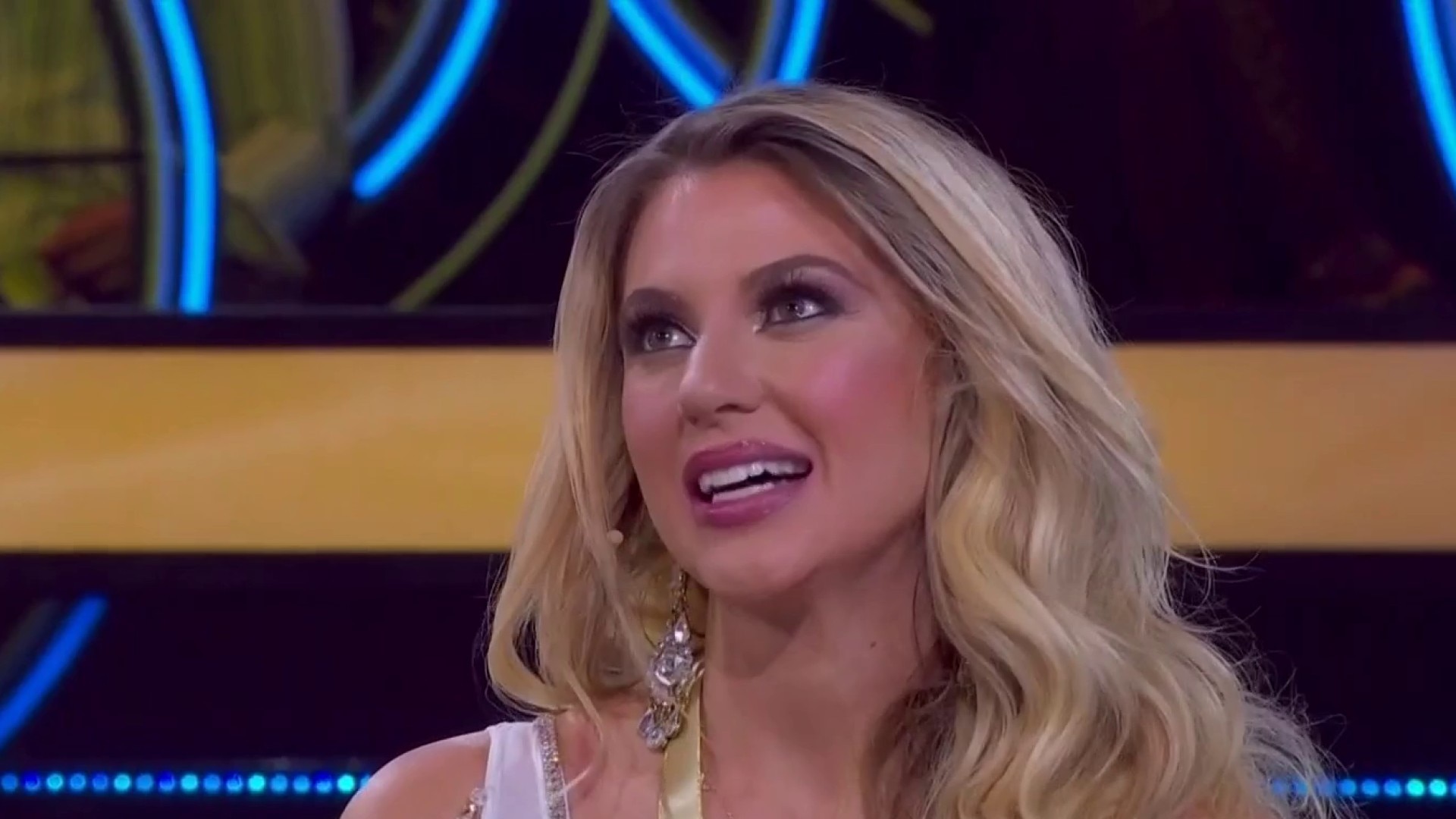 Watch La Casa de los Famosos Highlight: Madison Anderson vivió una ...