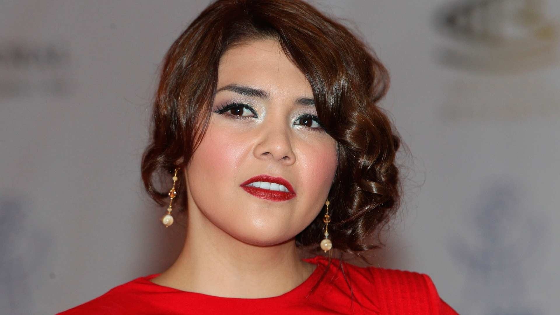 Watch Hoy Día Highlight: Yuridia muestra su cambio físico fruto de su ...