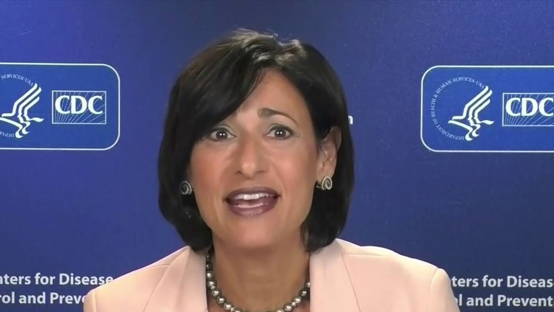 Watch Noticias Telemundo Highlight: Renuncia directora de los CDC el mismo día que la OMS ...
