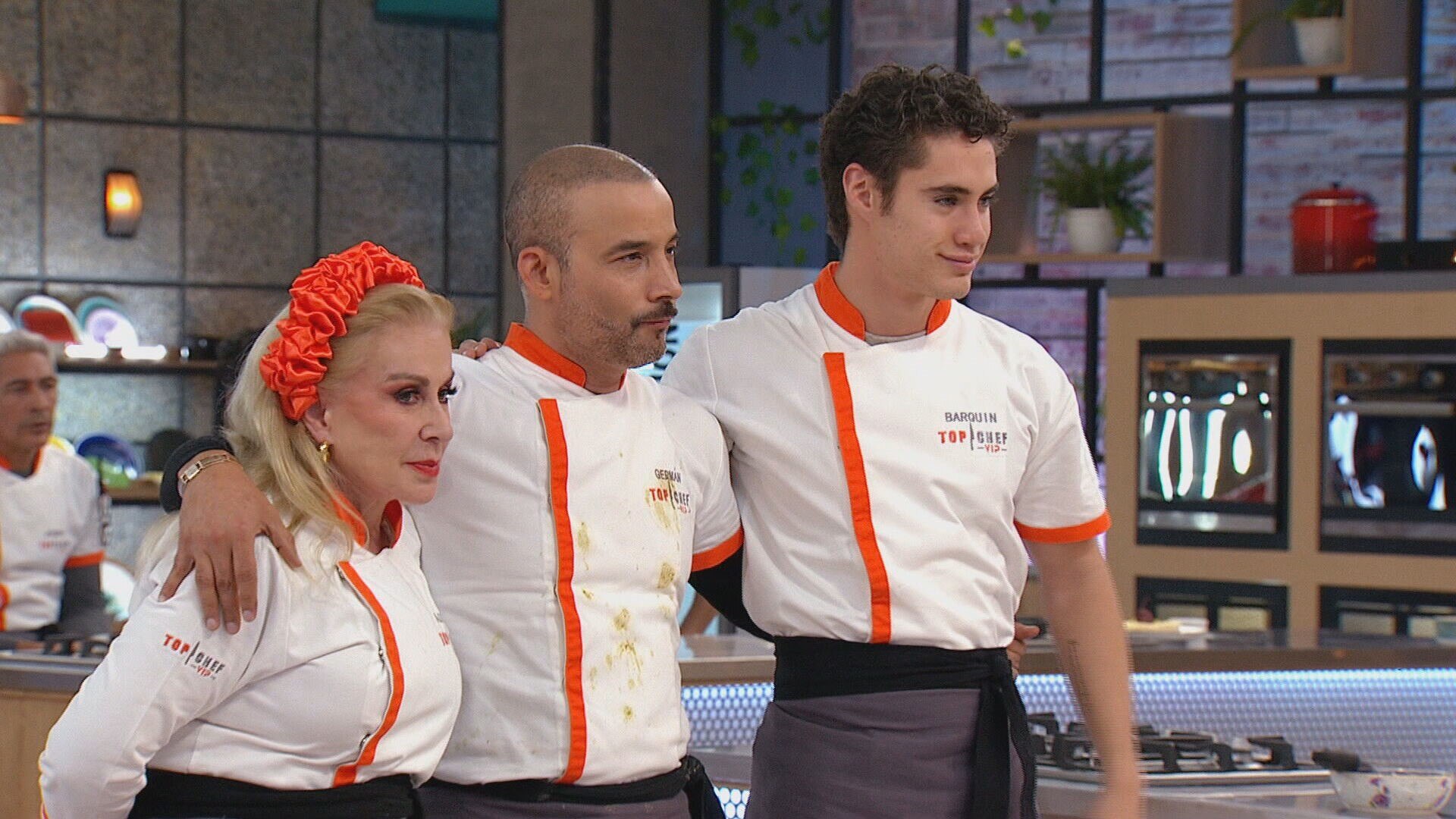 Watch Top Chef VIP Episode: Clase magistral con la chef Adria - NBC.com