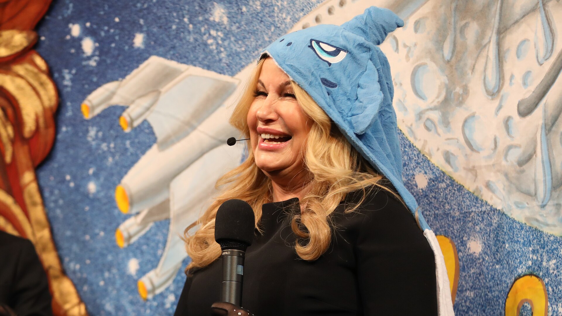 Watch Access Hollywood Highlight: Jennifer Coolidge Plays Her Dream ...