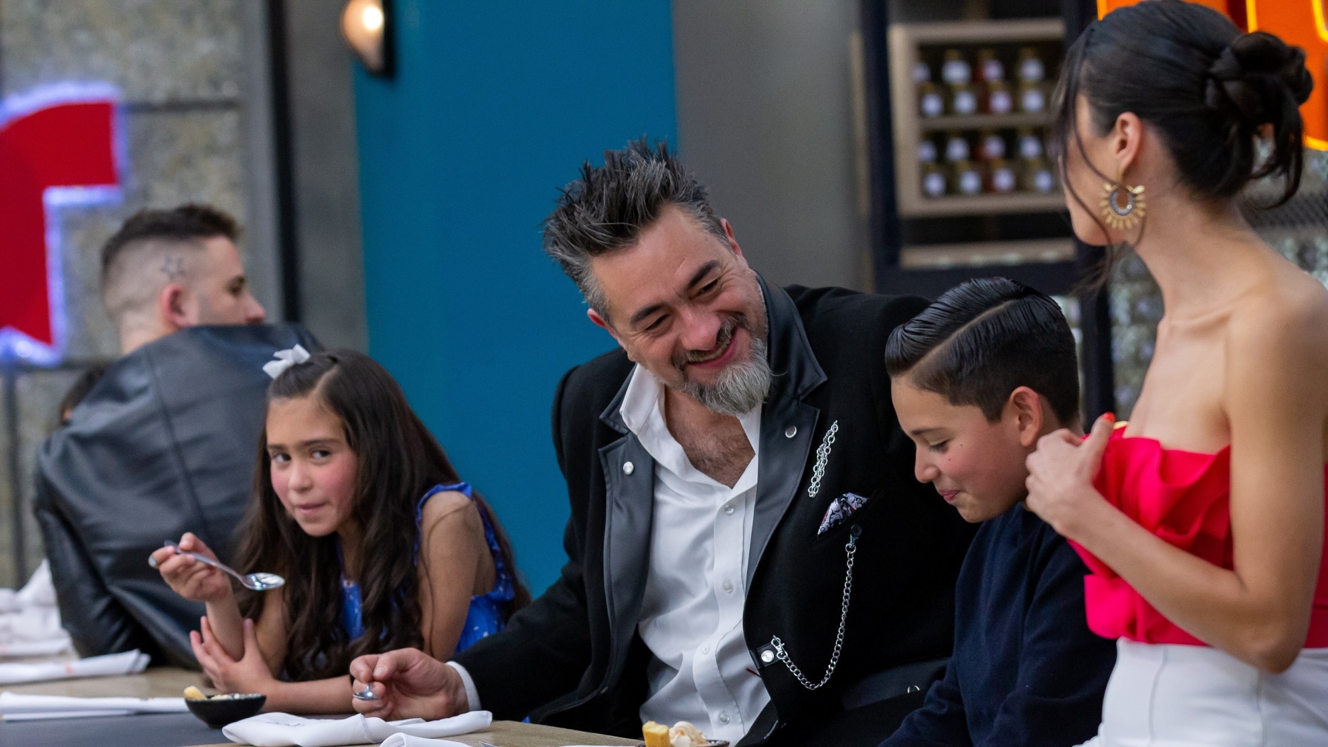 Watch Top Chef VIP Episode: Mezclas insólitas - NBC.com