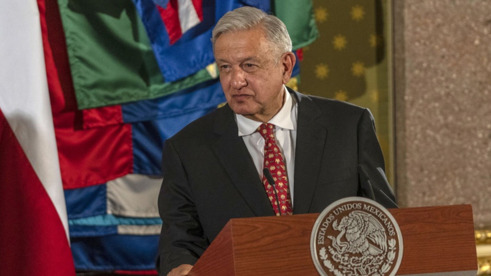 Watch Al Rojo Vivo Highlight: AMLO comparte foto de supuesto "aluxe" y ...