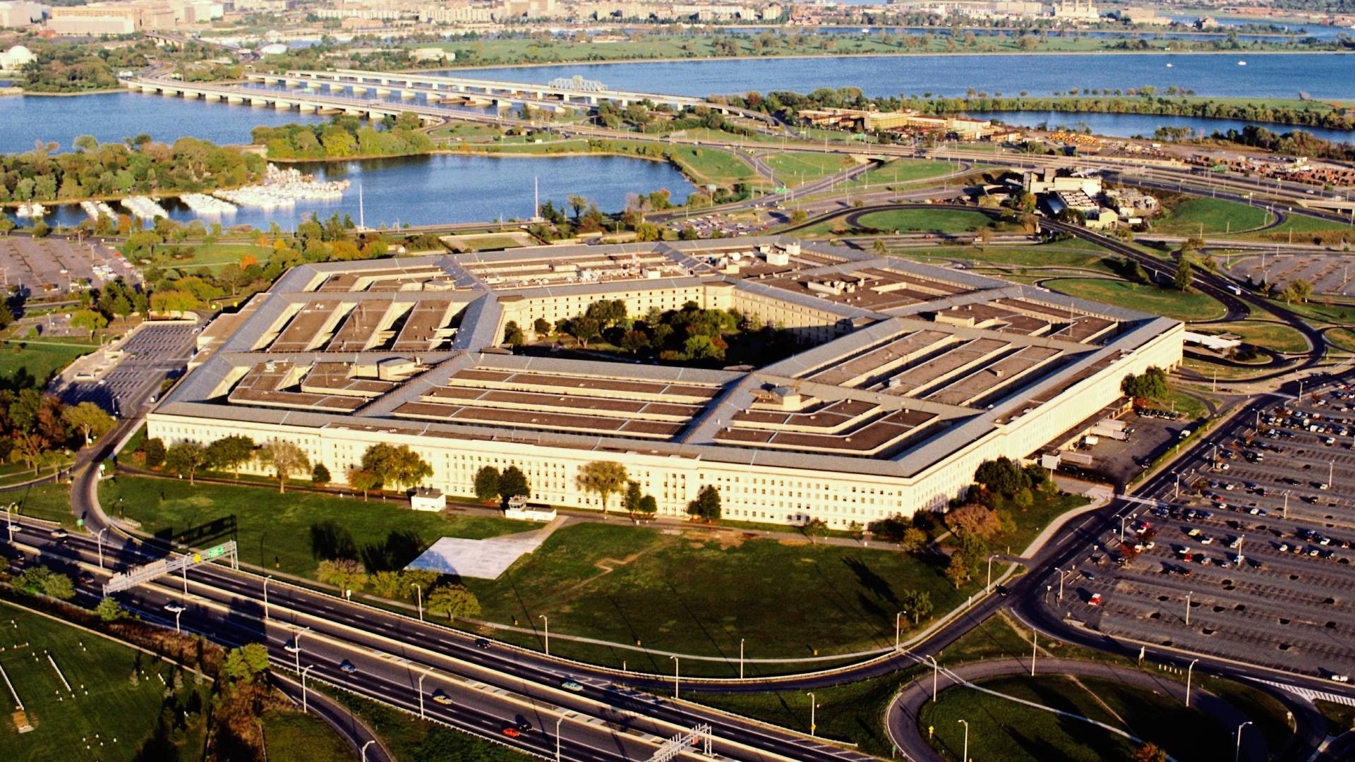 Watch Noticias Telemundo Highlight: Hombre que filtró papeles del ...