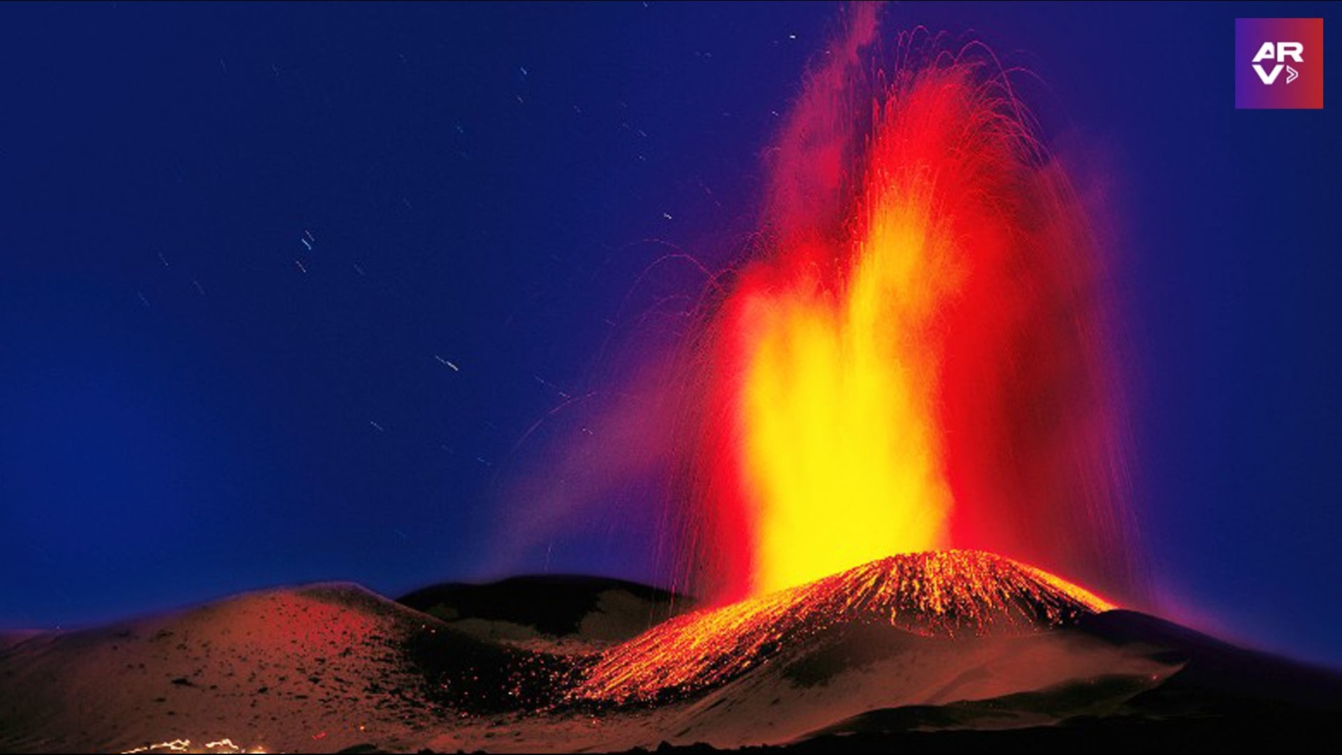 Watch Al Rojo Vivo Highlight: Volcán Etna, el más activo de Europa, comenzó a hacer erupción ...