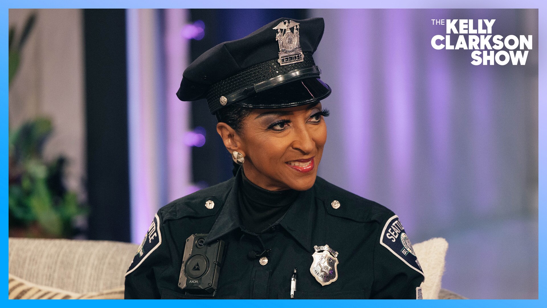 Watch The Kelly Clarkson Show - Official Website Highlight: Detective's ...