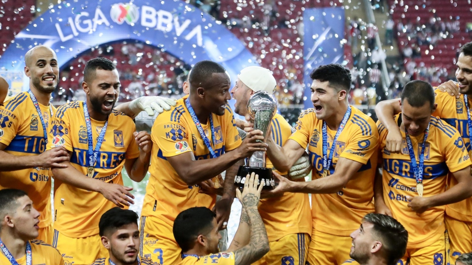 Watch Noticias Telemundo Highlight: Chivas vs. Tigres: las dos caras de ...