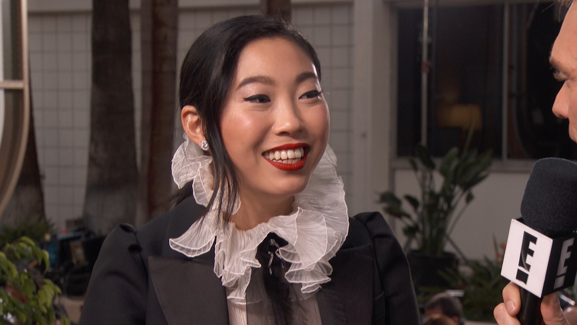 Watch E! Live From the Red Carpet Highlight: Awkwafina Says She ...