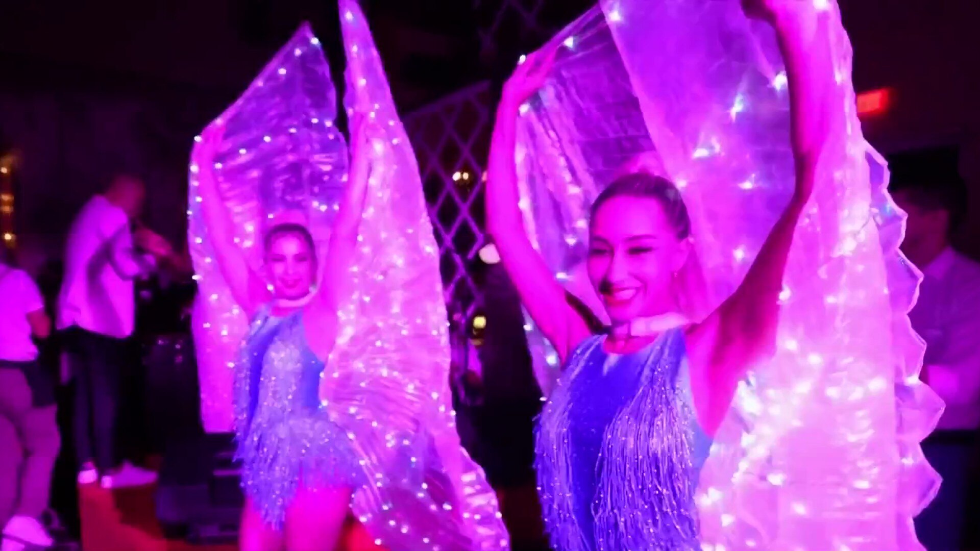 Watch Hoy Día Highlight: Este restaurante en Florida te transporta a un ...