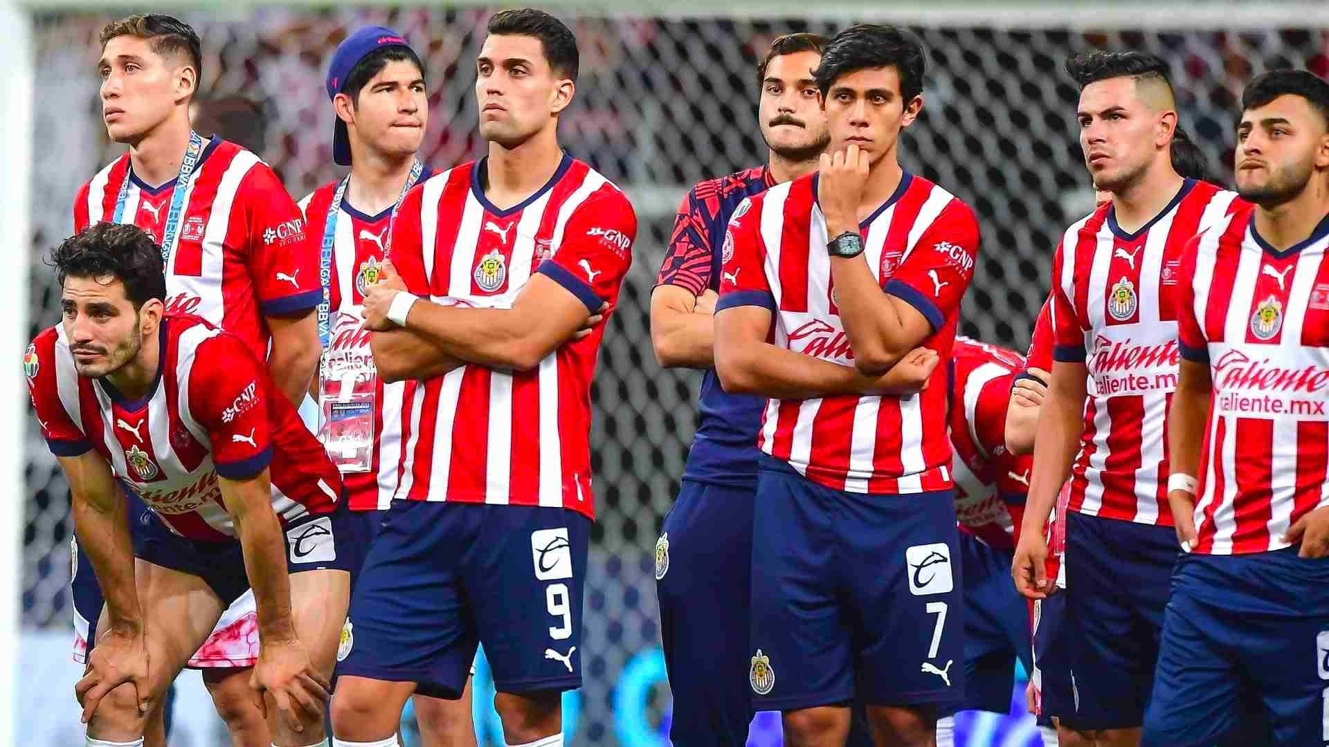 Watch Fútbol Estelar Chivas Highlight: Pollo Briseño envió fuerte ...