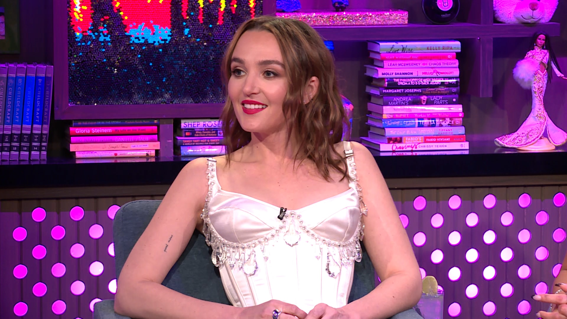 Watch Watch What Happens Live Highlight: Chloe Fineman Gives Her ...