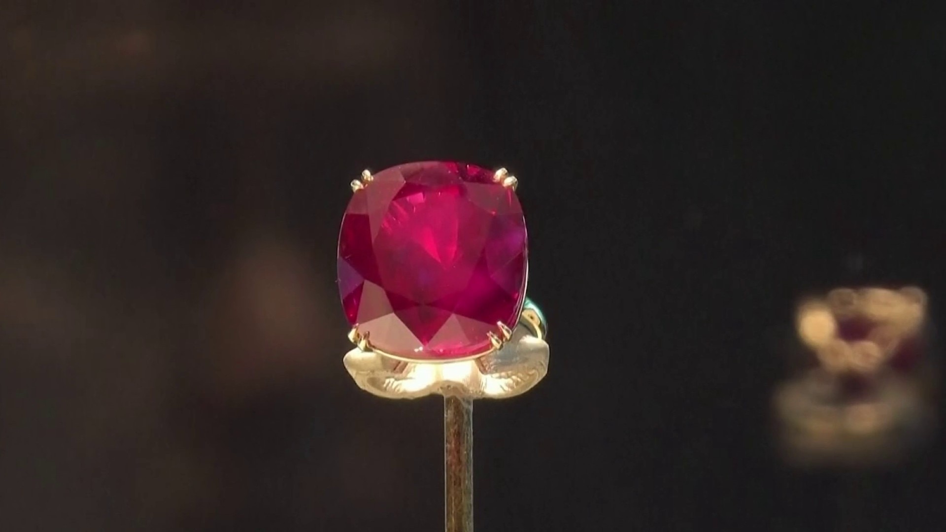 Watch Al Rojo Vivo Highlight: Subastan el rubí más grande y valioso del ...