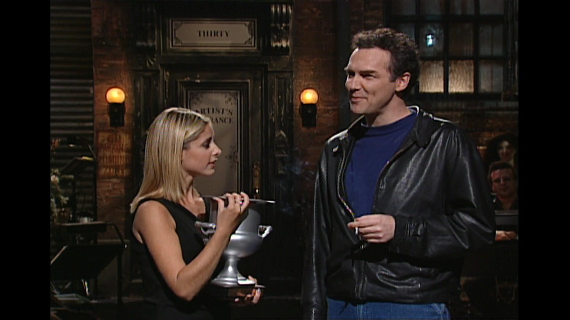 Watch Saturday Night Live Highlight: Monologue: Sarah Michelle Gellar ...
