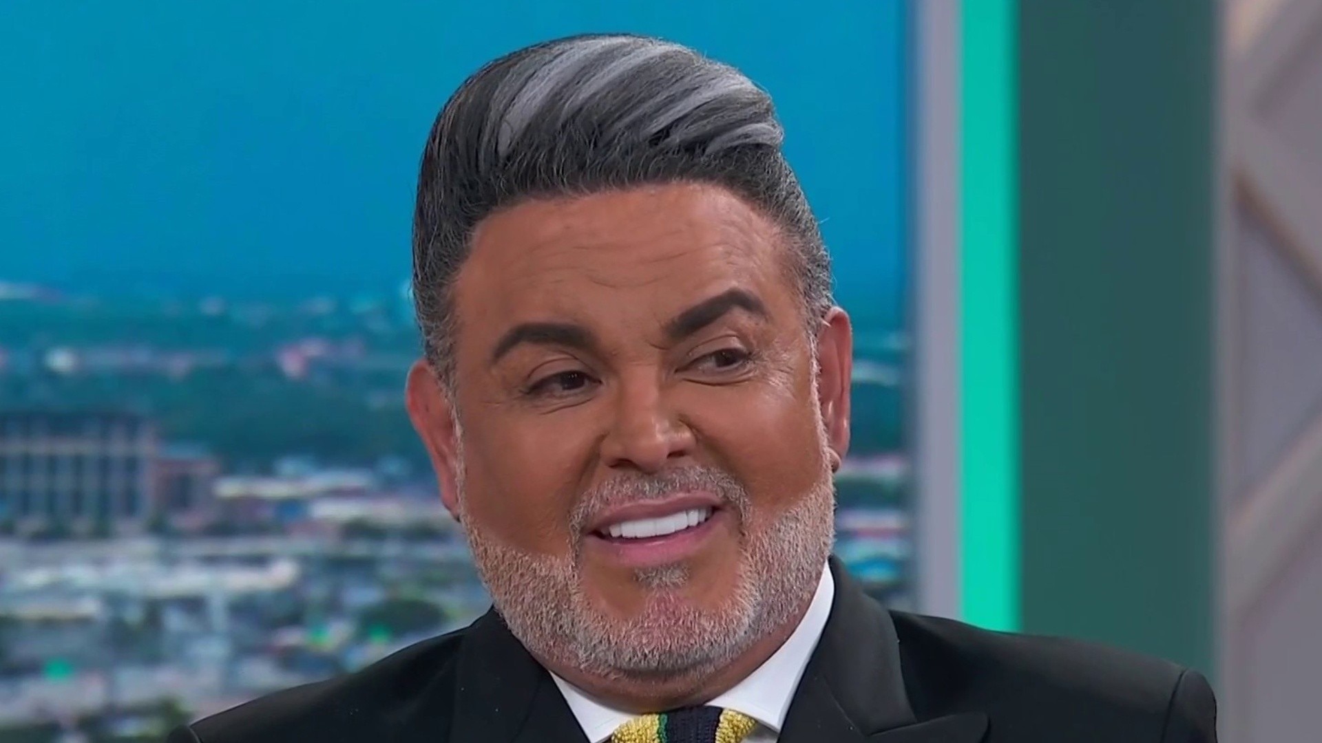 Watch Hoy Día Highlight: Andrés Hurtado ‘Chibolín’ da la cara en Hoy ...