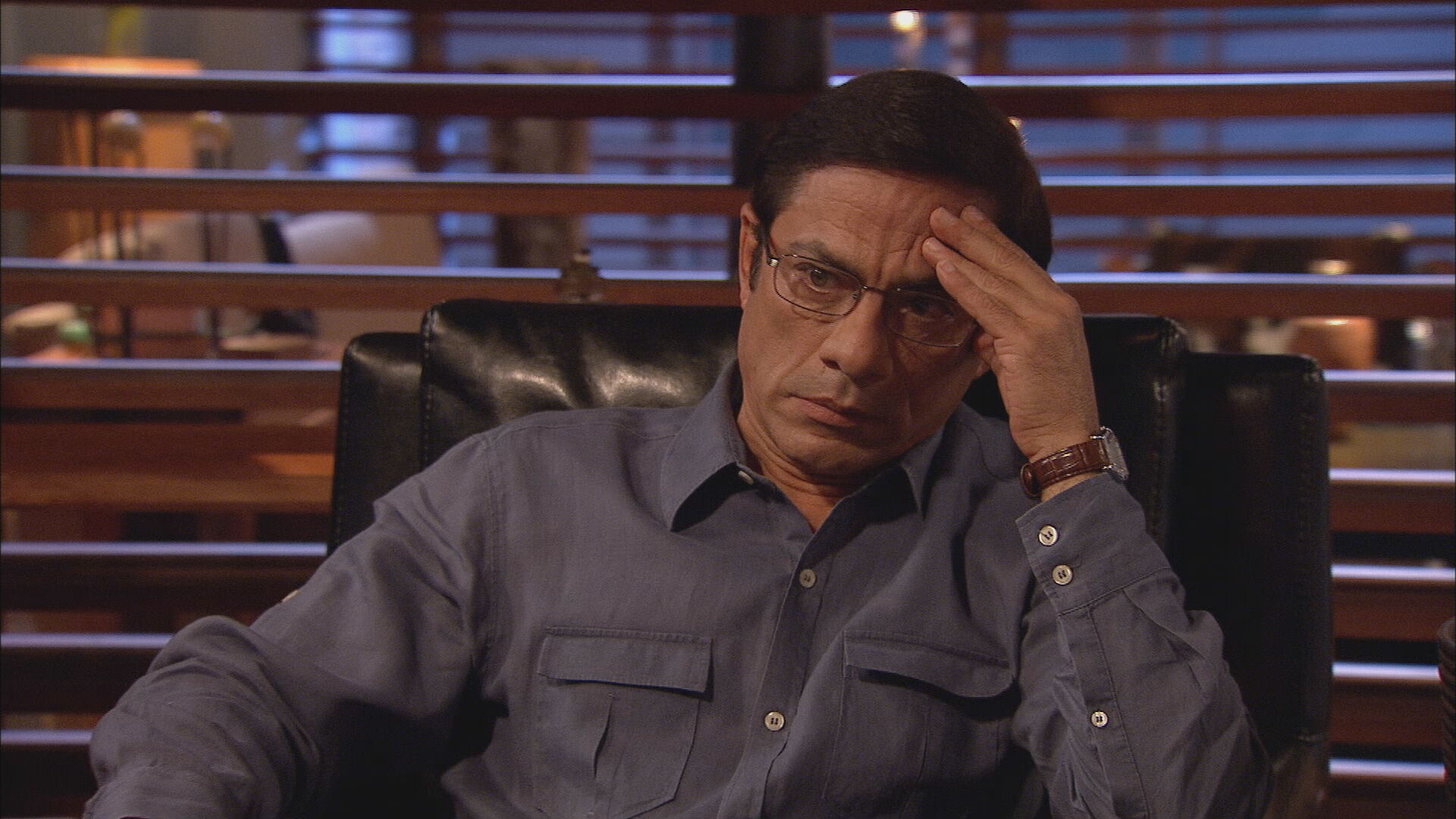 Watch El Clon Episode: Albieri, científico angustiado - NBC.com