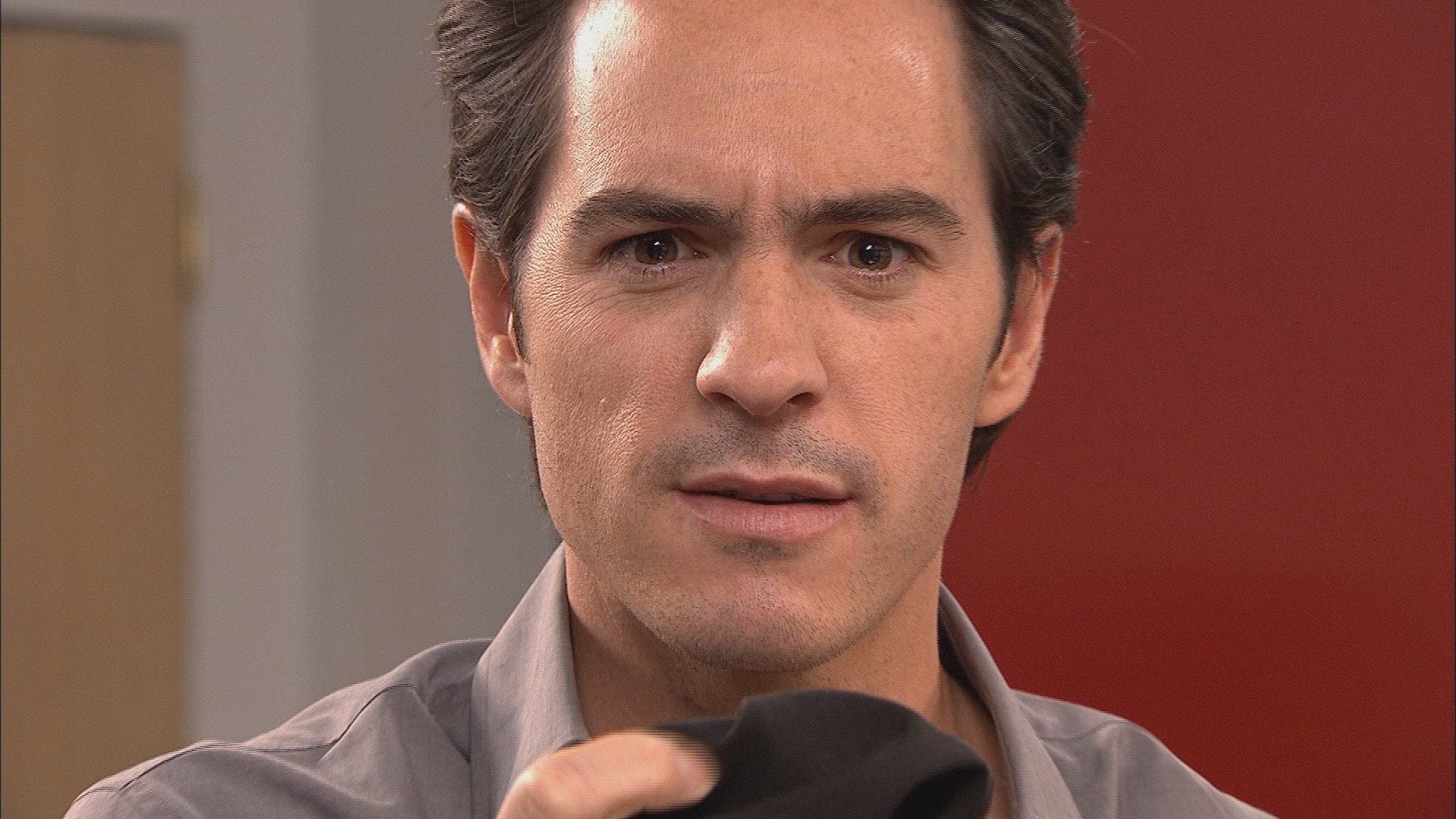 Watch El Clon Episode: Un gran riesgo - NBC.com