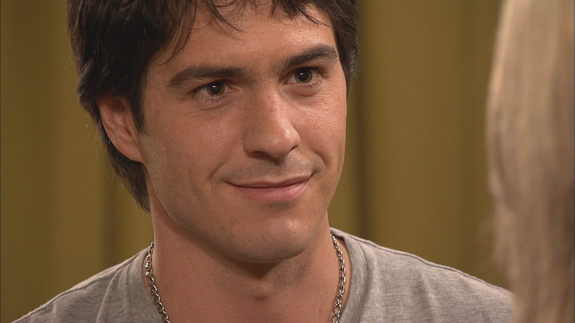 Watch El Clon Episode: Malentendido - NBC.com