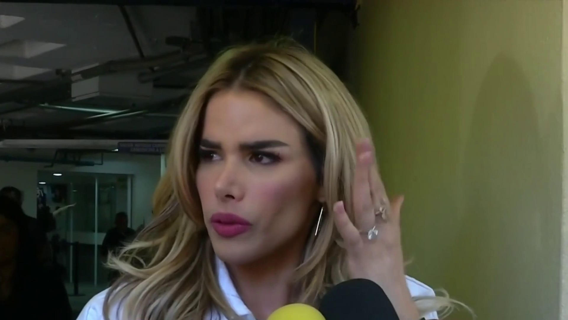 Watch Hoy Día Highlight: La novia de José Manuel Figueroa pide perdón ... Watch Hoy Día Highlight: La novia de José Manuel Figueroa pide perdón ...