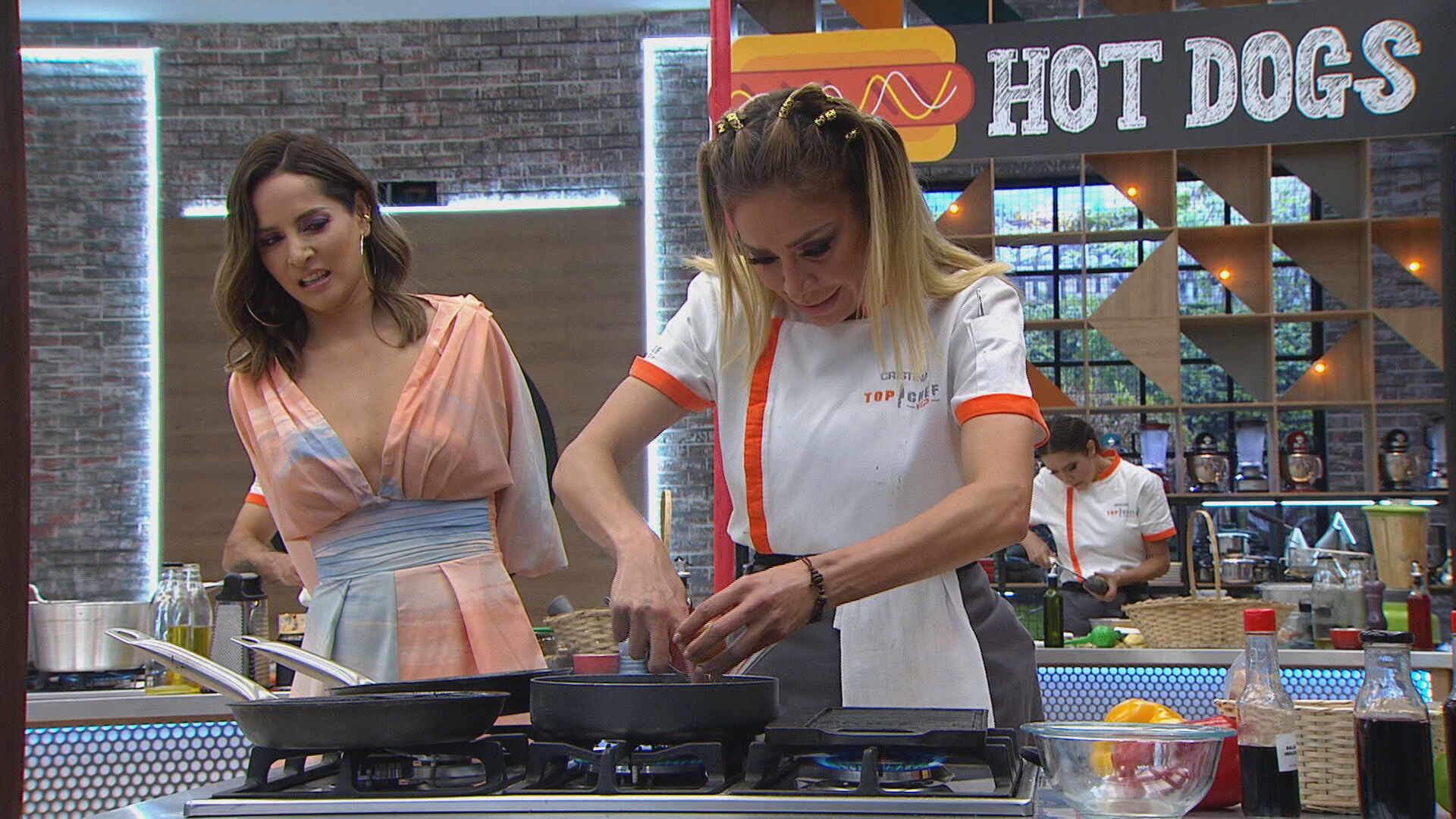 Watch Top Chef VIP Episode: Entre gustos y colores - NBC.com