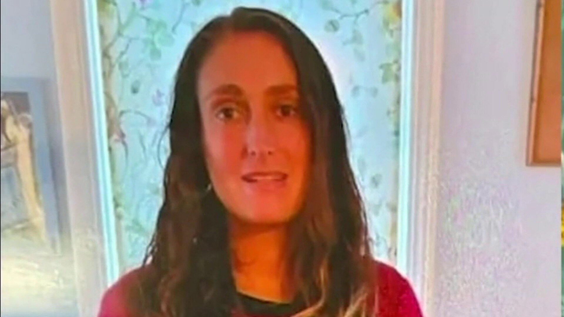 Watch Noticias Telemundo Highlight: Encuentran con vida a una mujer que estuvo atrapada en el ...