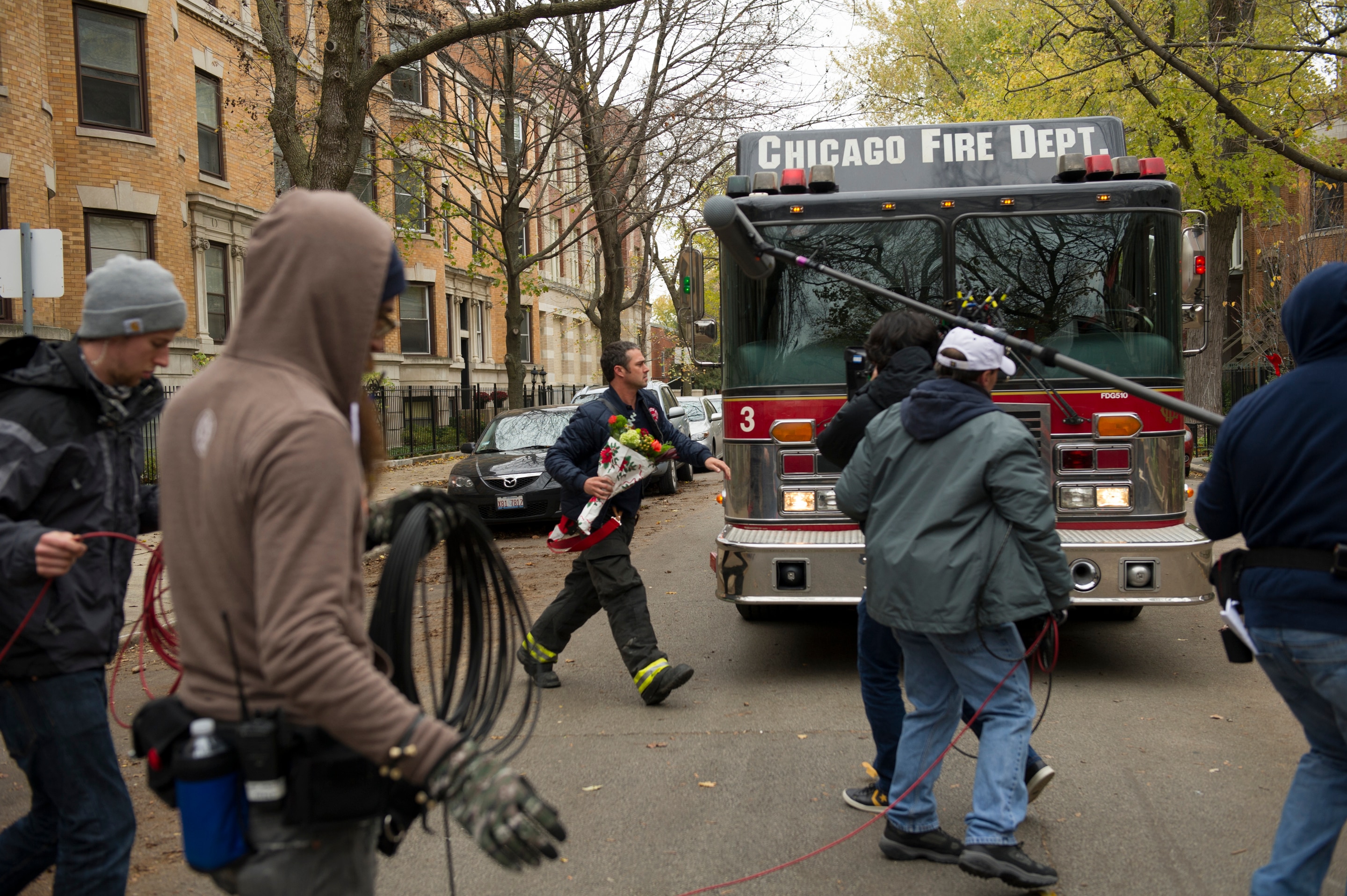 Chicago Fire: Behind the Scenes: Merry Christmas, Etc. Photo: 274896 ...