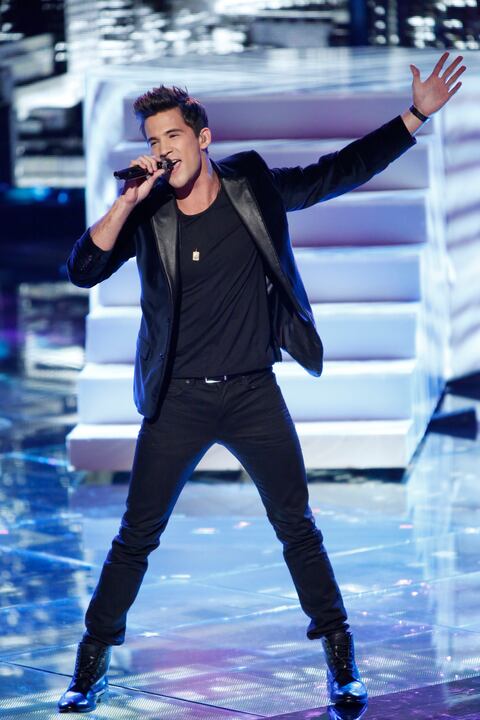 The Voice: Dez Duron in the Spotlight Photo: 180926 - NBC.com