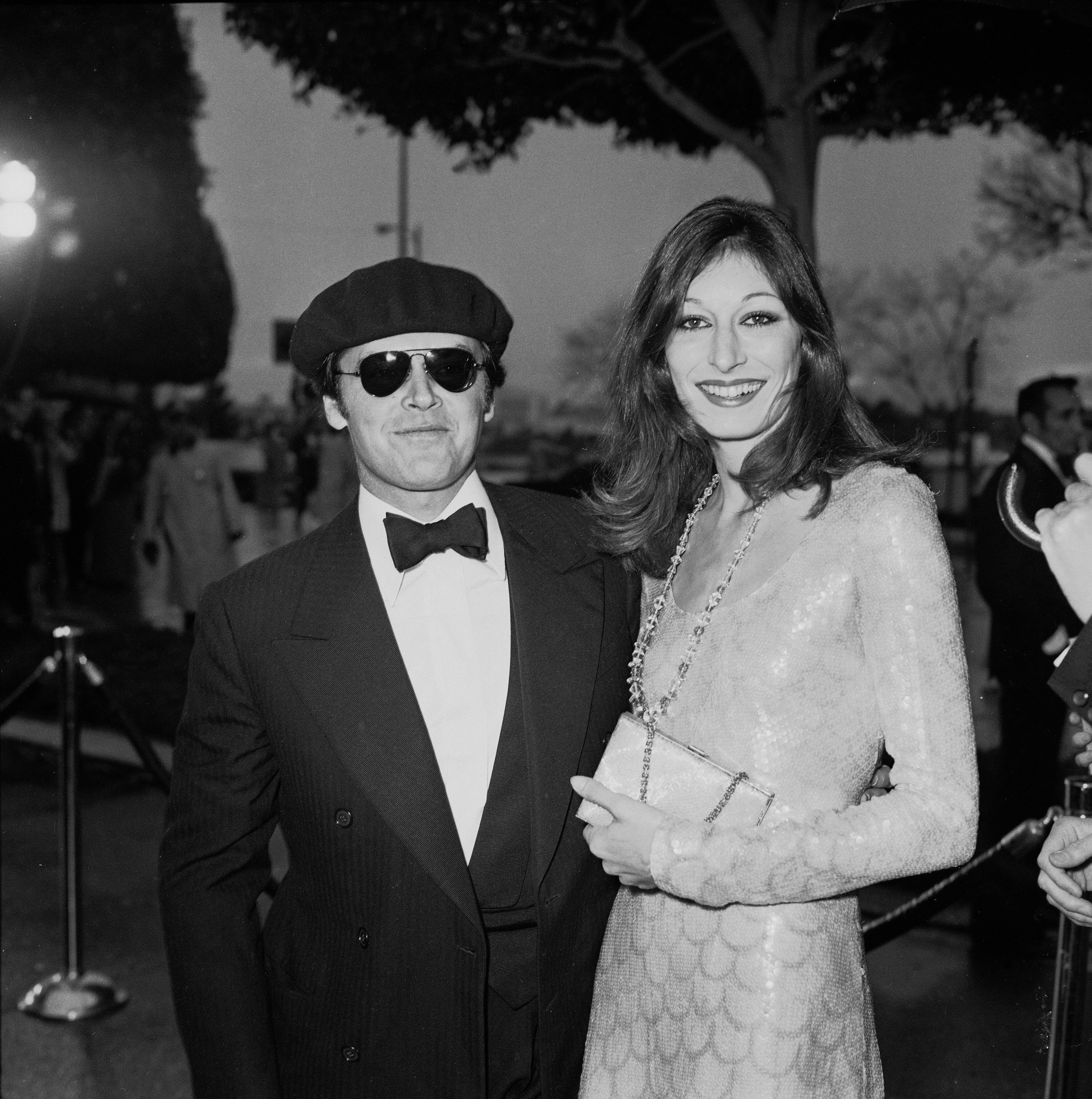 Smash All About Anjelica Huston Photo 957101