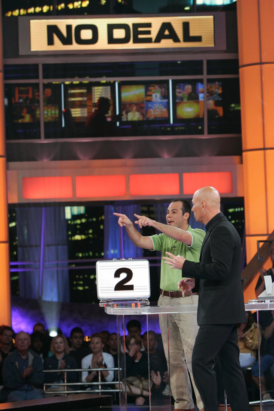 Deal or No Deal: Episode 303 Photo: 794951 - NBC.com