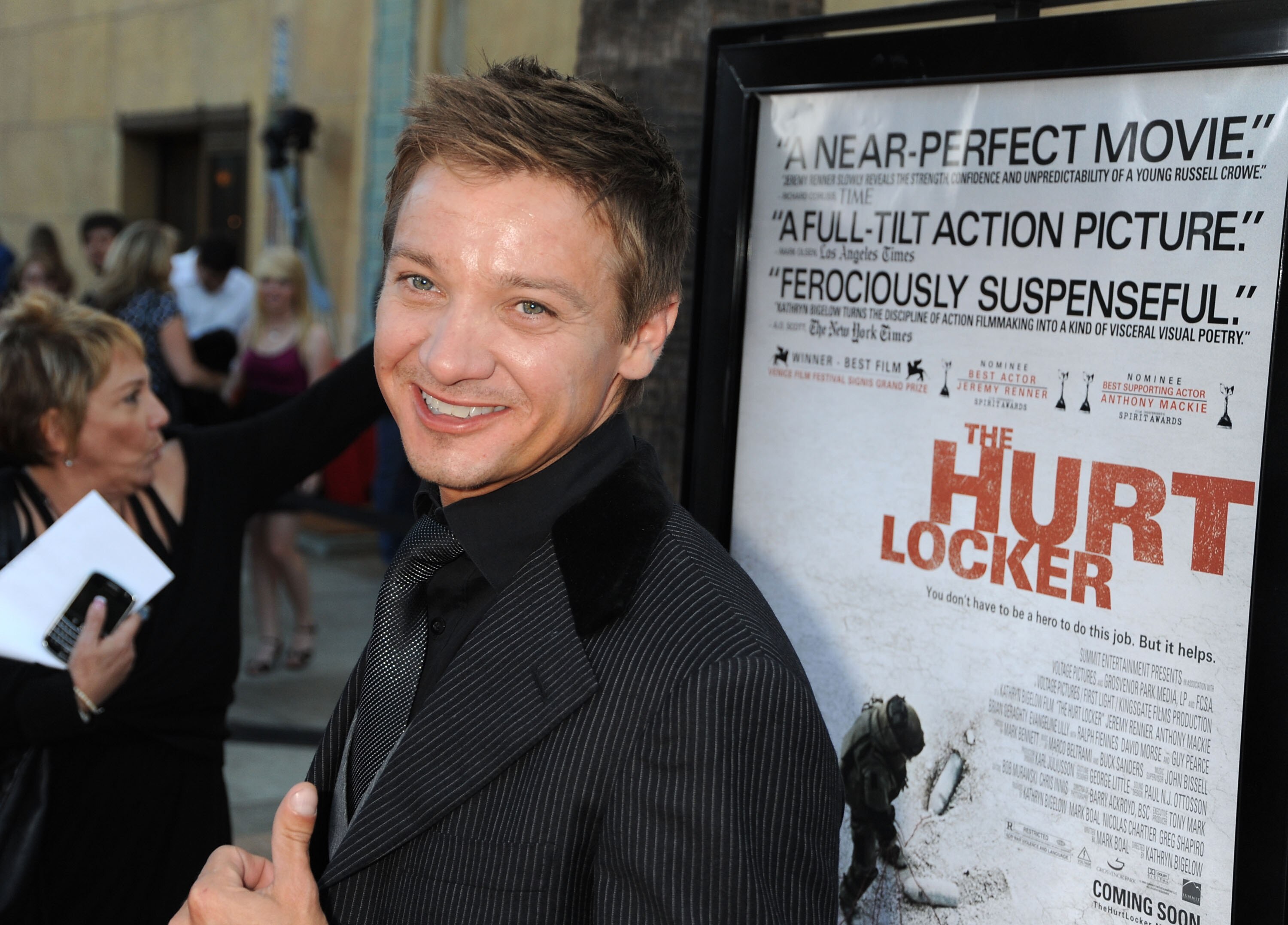 Saturday Night Live: Get to Know Jeremy Renner Photo: 123476 - NBC.com