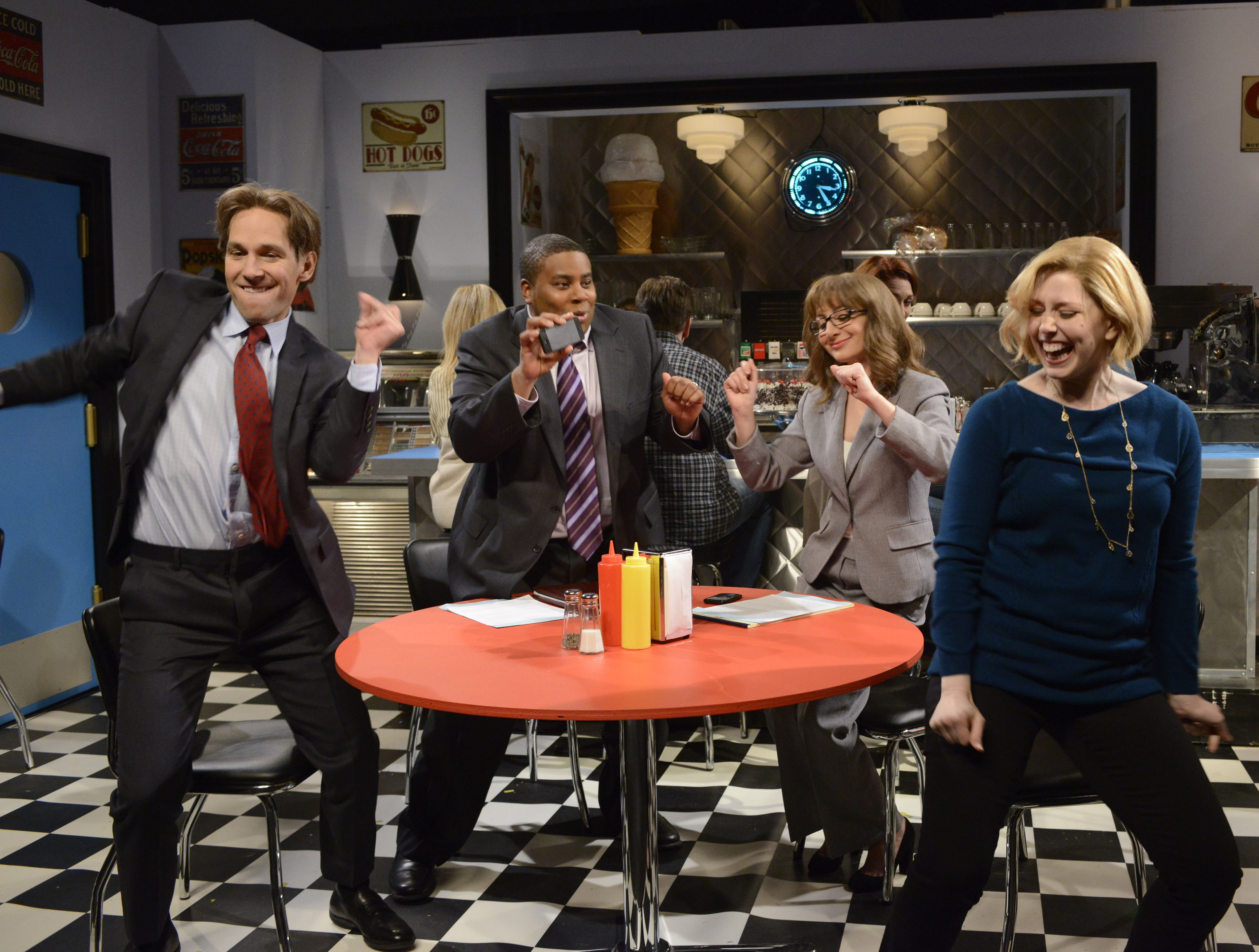 Saturday Night Live: From the Set: Paul Rudd and One Direction Photo ...