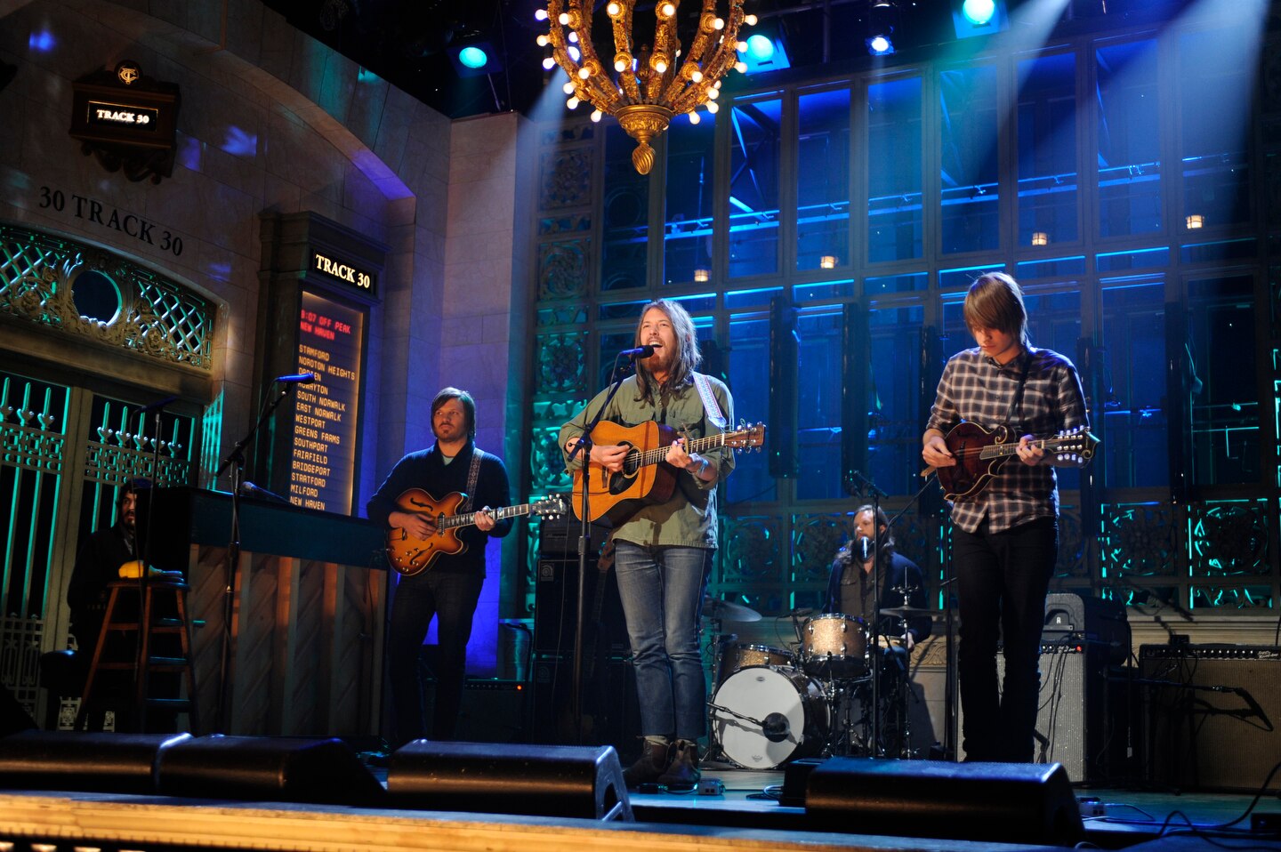 Saturday Night Live: Rosario Dawson and Fleet Foxes Photo: 132286 - NBC.com